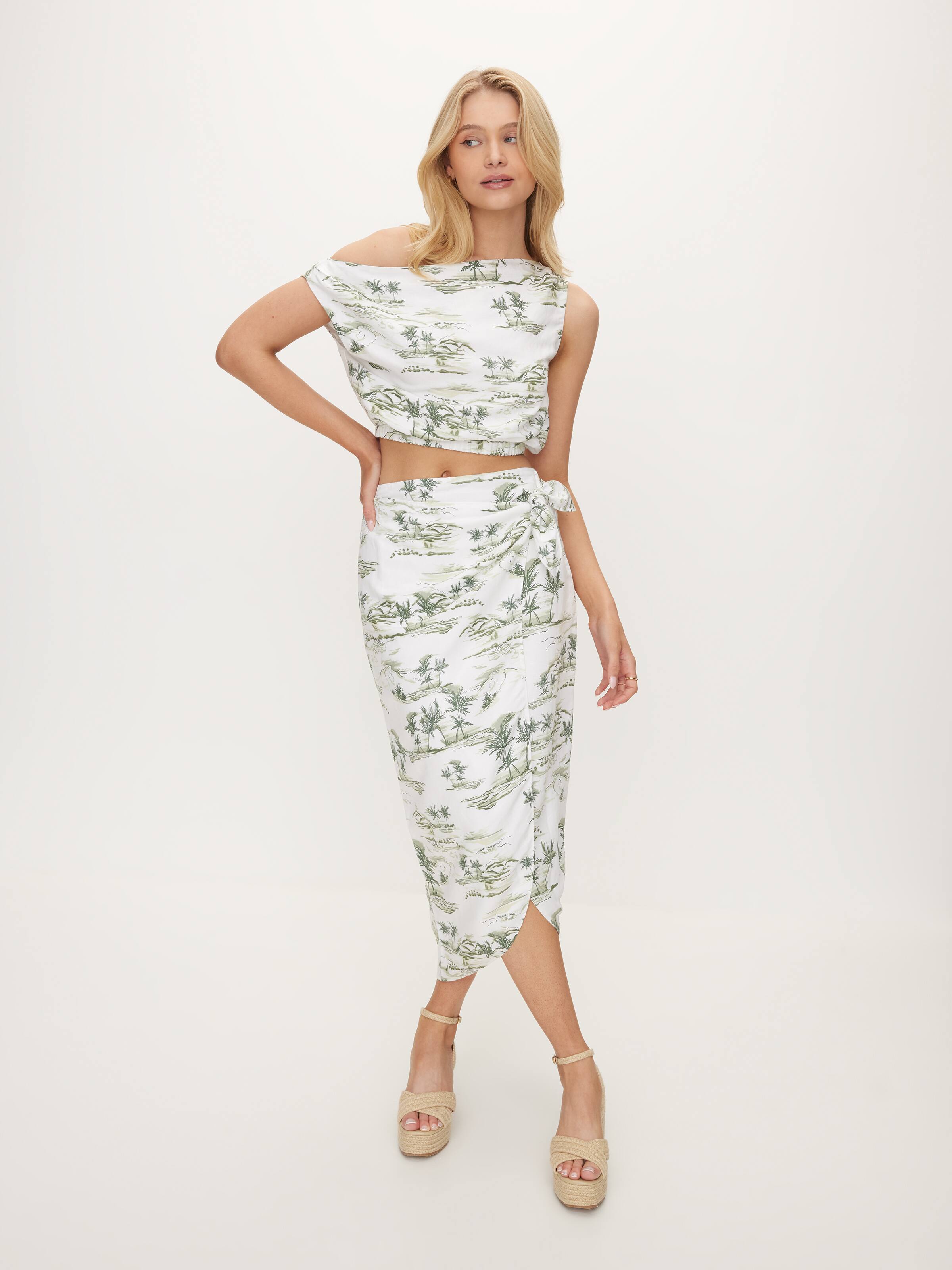 Latest Fashion & Newest Women's Clothing Styles | Dotti