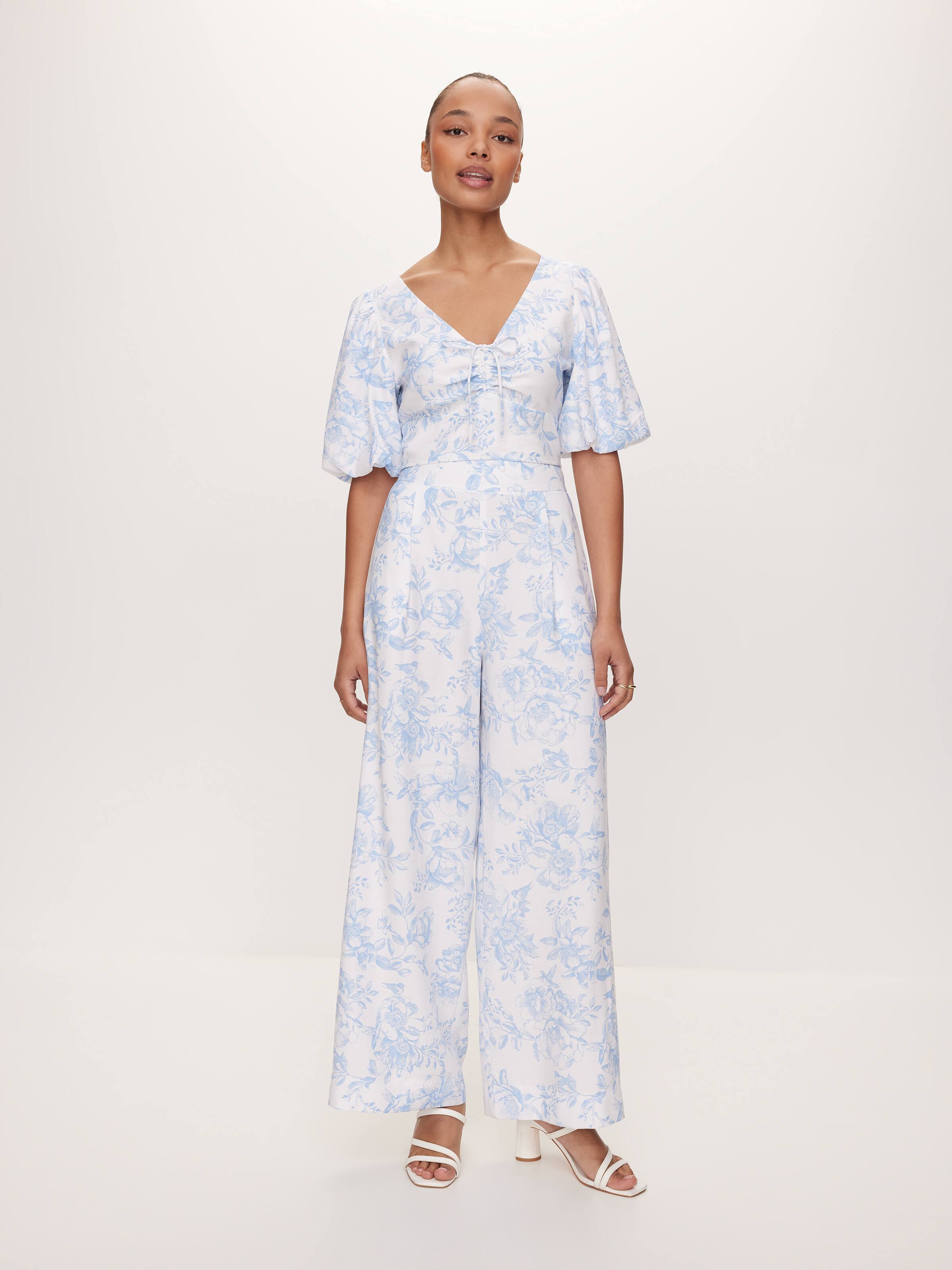 Latest Fashion & Newest Women's Clothing Styles | Dotti