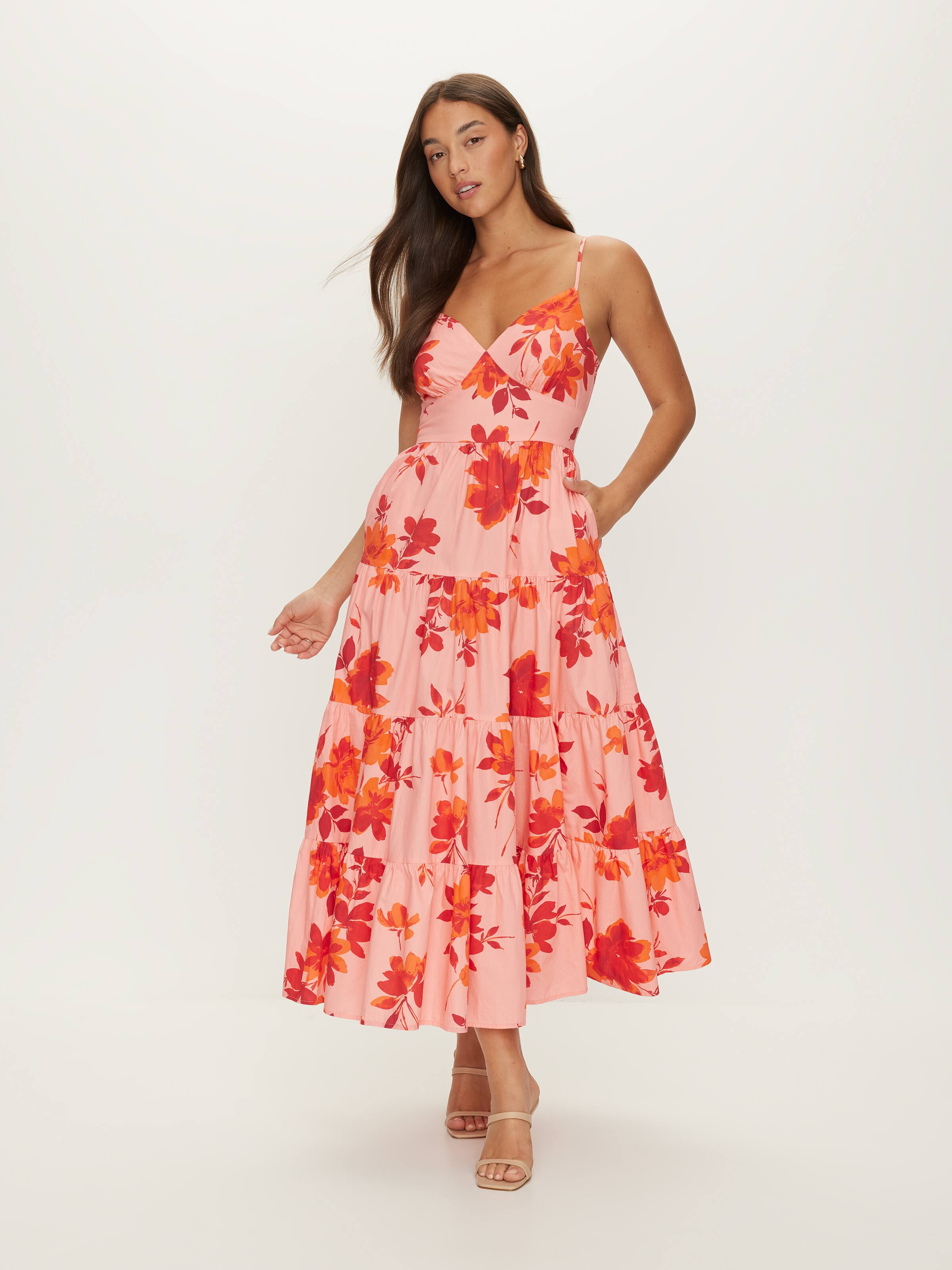 Latest Fashion & Newest Women's Clothing Styles | Dotti