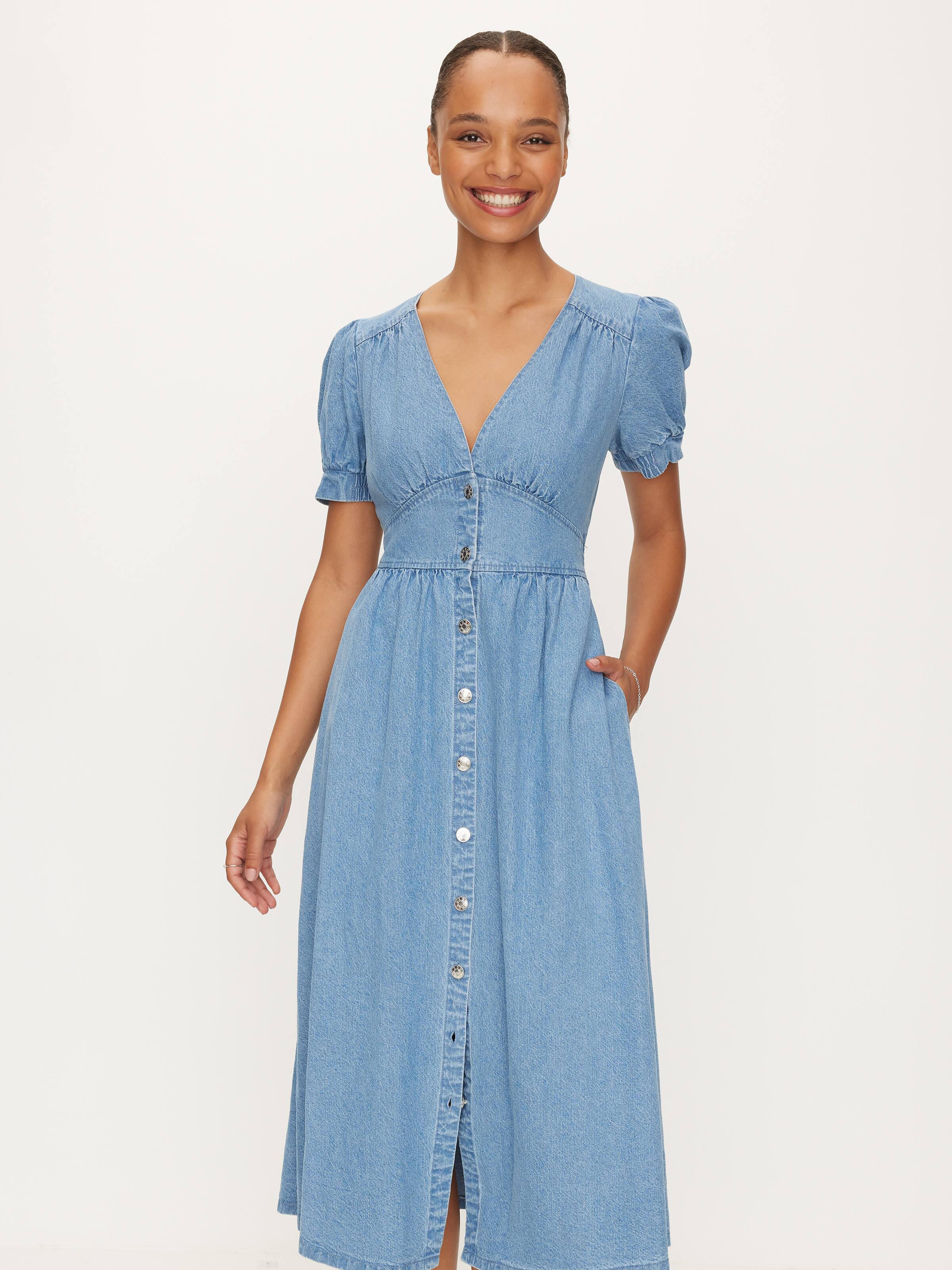 Latest Fashion & Newest Women's Clothing Styles | Dotti