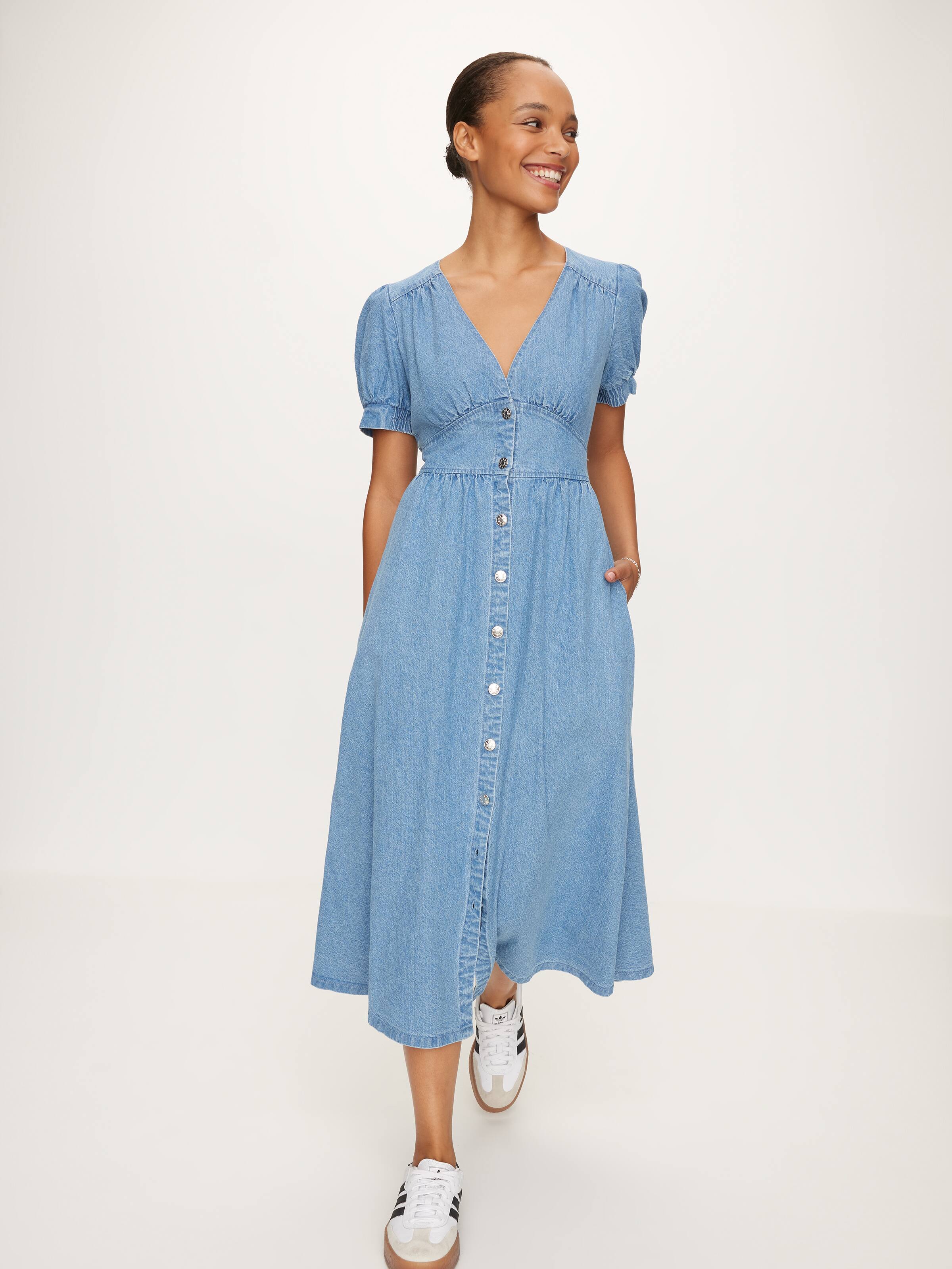 Latest Fashion & Newest Women's Clothing Styles | Dotti