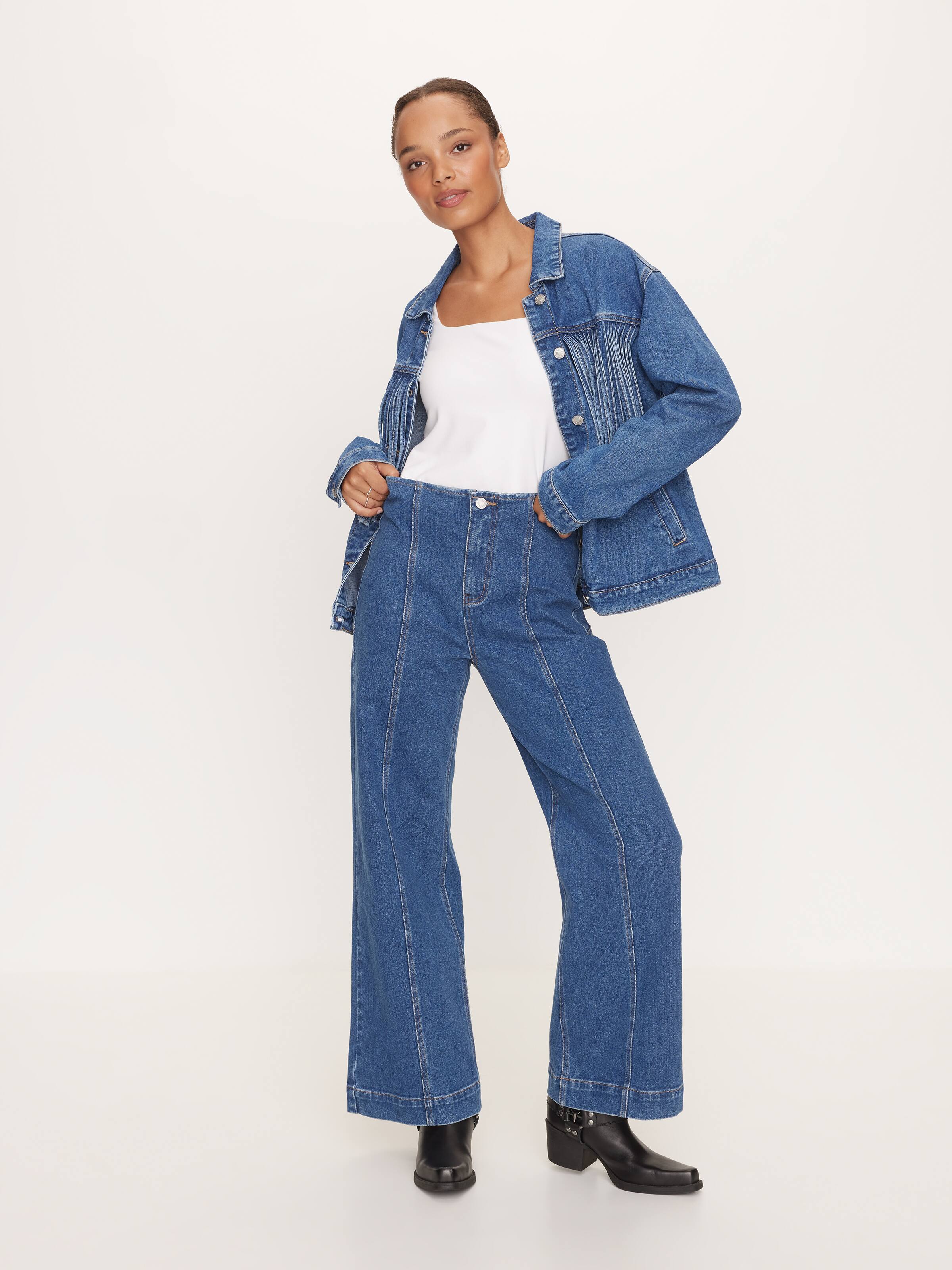 Latest Fashion & Newest Women's Clothing Styles | Dotti